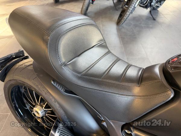Черный Дукати Diavel 2015 в Таллин, объемом двигателя 1.20 л и пробегом 9 тыс. км за 10490 €, фото 8 на AUTOMOTO.COM.LV