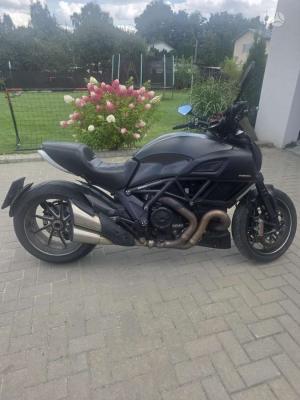 Дукати Diavel 2015 в Вильнюс на AUTOMOTO.COM.LV Черный Дукати Diavel 2015 в Вильнюс, объемом двигателя 1.20 л и пробегом 24 тыс. км за 8900 €, фото 1 на AUTOMOTO.COM.LV
