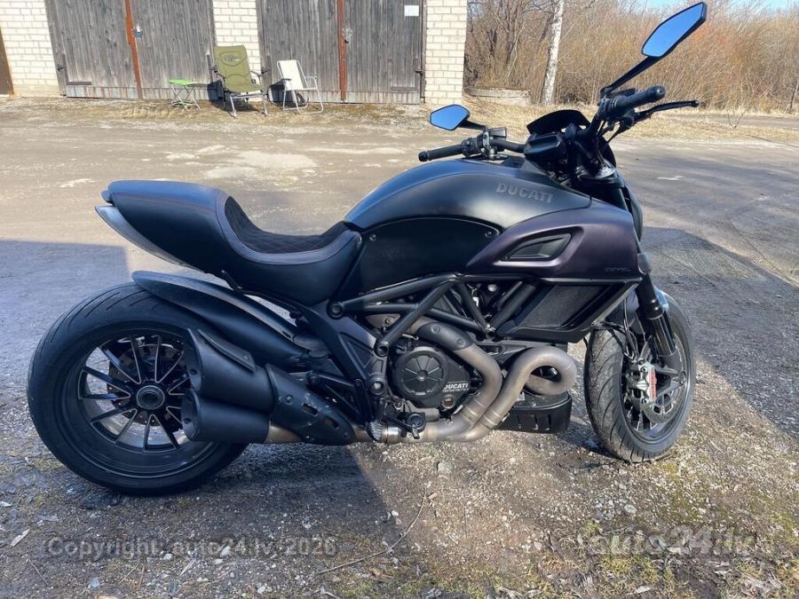Melns Ducati Diavel 2016 Tallina, ar dzinēja tilpumu 1.20 L un nobraukumu 23 tūkst. km par 11500 €, foto 2 vietnē AUTOMOTO.COM.LV