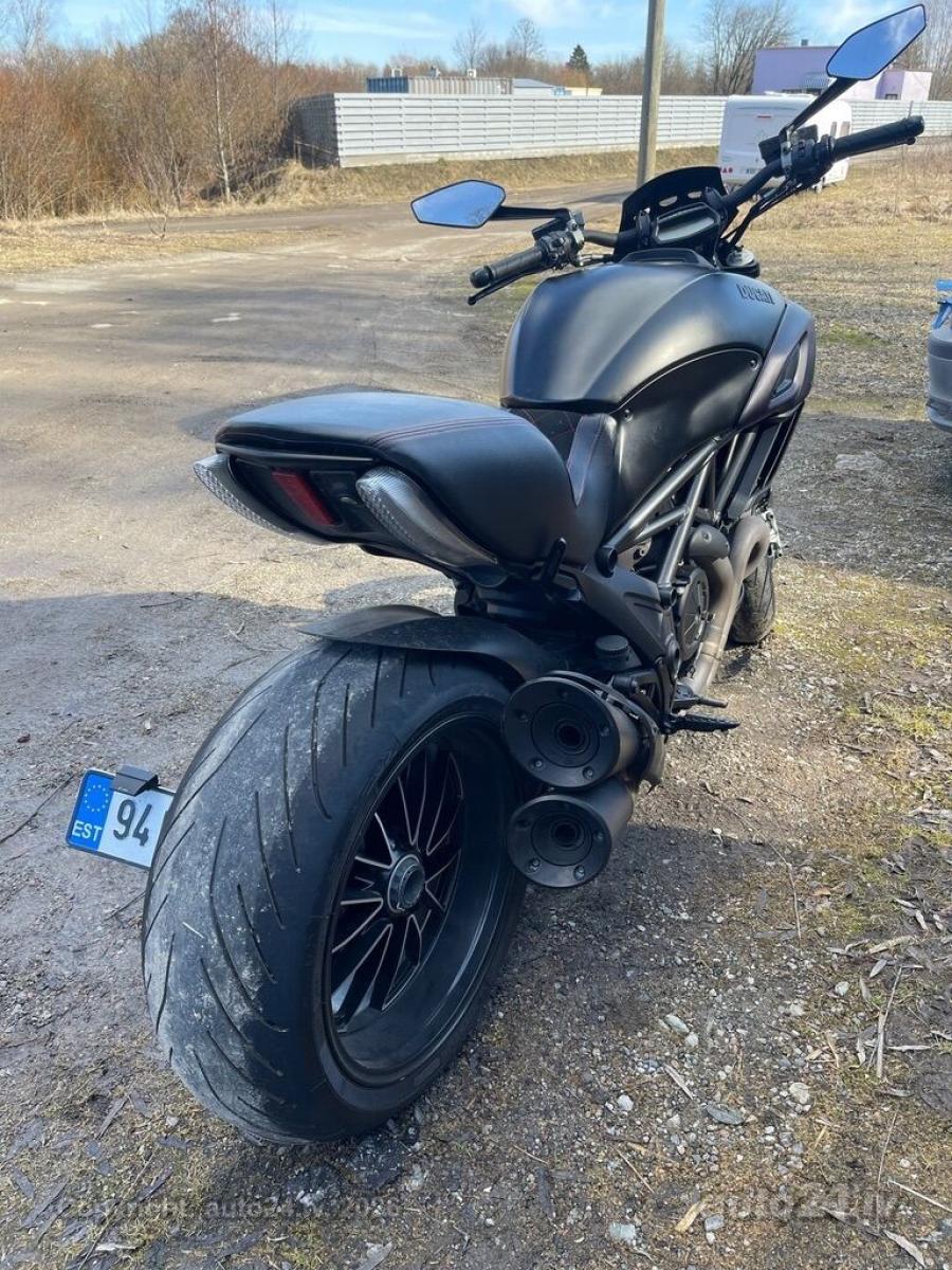 Black Ducati Diavel 2016 in Tallinn, with an engine capacity of 1.20 L and mileage of 23 thousand km for 11500 €, photo 3 on AUTOMOTO.COM.LV