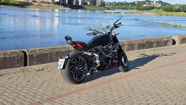 Black Ducati Diavel 2016 in Kaunas, with an engine capacity of 1.26 L and mileage of 21 thousand km for 13600 €, photo 2 on AUTOMOTO.COM.LV