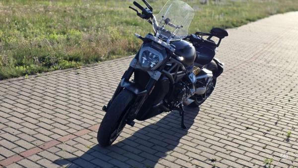 Black Ducati Diavel 2016 in Kaunas, with an engine capacity of 1.26 L and mileage of 21 thousand km for 13600 €, photo 4 on AUTOMOTO.COM.LV