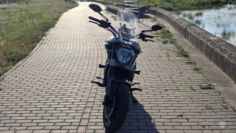 Black Ducati Diavel 2016 in Kaunas, with an engine capacity of 1.26 L and mileage of 21 thousand km for 13600 €, photo 8 on AUTOMOTO.COM.LV