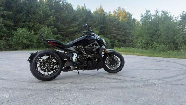 Черный Дукати Diavel 2016 в Каунас, объемом двигателя 1.26 л и пробегом 23 тыс. км за 12500 €, фото 3 на AUTOMOTO.COM.LV