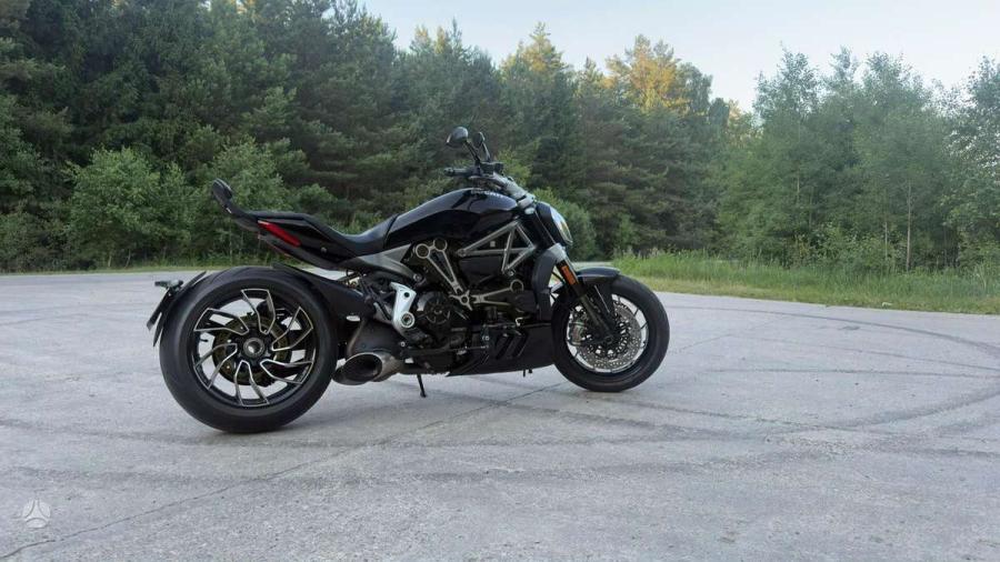 Черный Дукати Diavel 2016 в Каунас, объемом двигателя 1.26 л и пробегом 23 тыс. км за 12500 €, фото 4 на AUTOMOTO.COM.LV