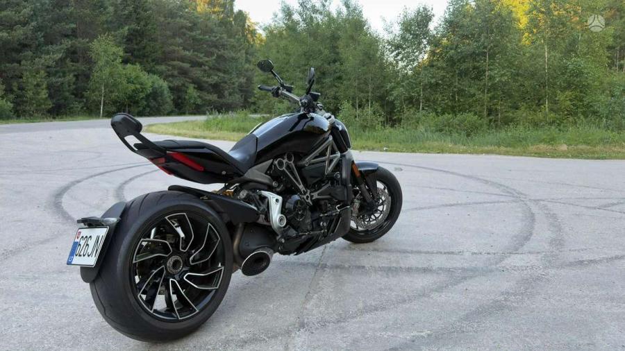 Черный Дукати Diavel 2016 в Каунас, объемом двигателя 1.26 л и пробегом 23 тыс. км за 12500 €, фото 8 на AUTOMOTO.COM.LV