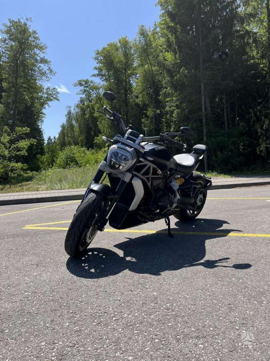 Melns Ducati Diavel 2018 Klaipėda, ar dzinēja tilpumu 1.26 L un nobraukumu 12 tūkst. km par 12500 €, foto 3 vietnē AUTOMOTO.COM.LV