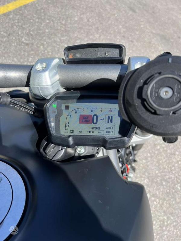 Melns Ducati Diavel 2018 Klaipėda, ar dzinēja tilpumu 1.26 L un nobraukumu 12 tūkst. km par 12500 €, foto 5 vietnē AUTOMOTO.COM.LV