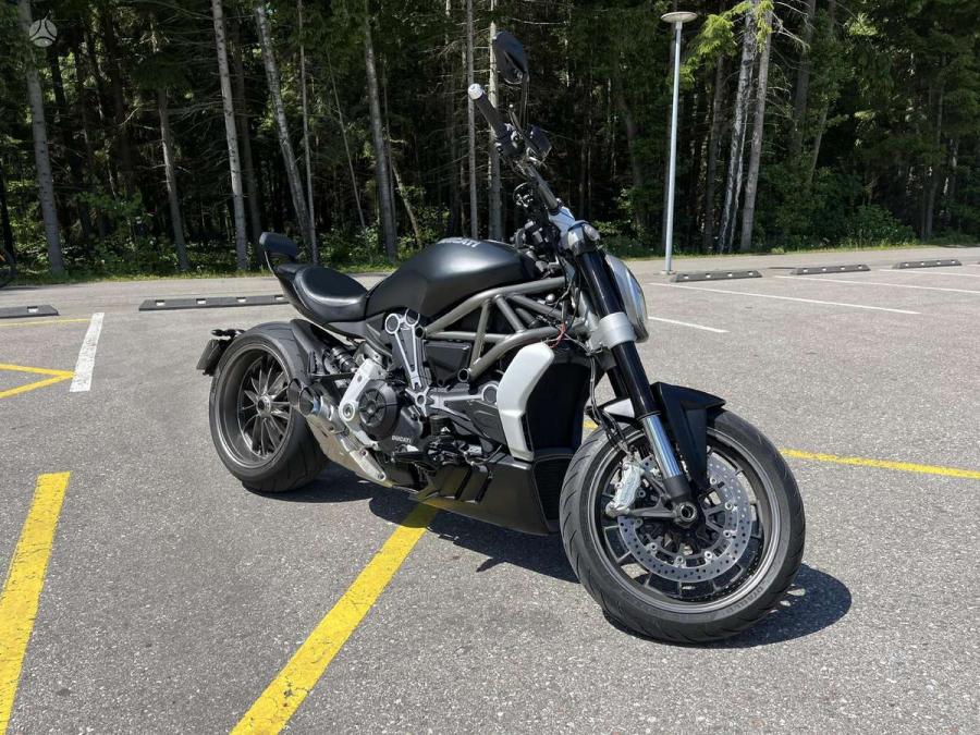 Melns Ducati Diavel 2018 Klaipėda, ar dzinēja tilpumu 1.26 L un nobraukumu 12 tūkst. km par 12500 €, foto 7 vietnē AUTOMOTO.COM.LV