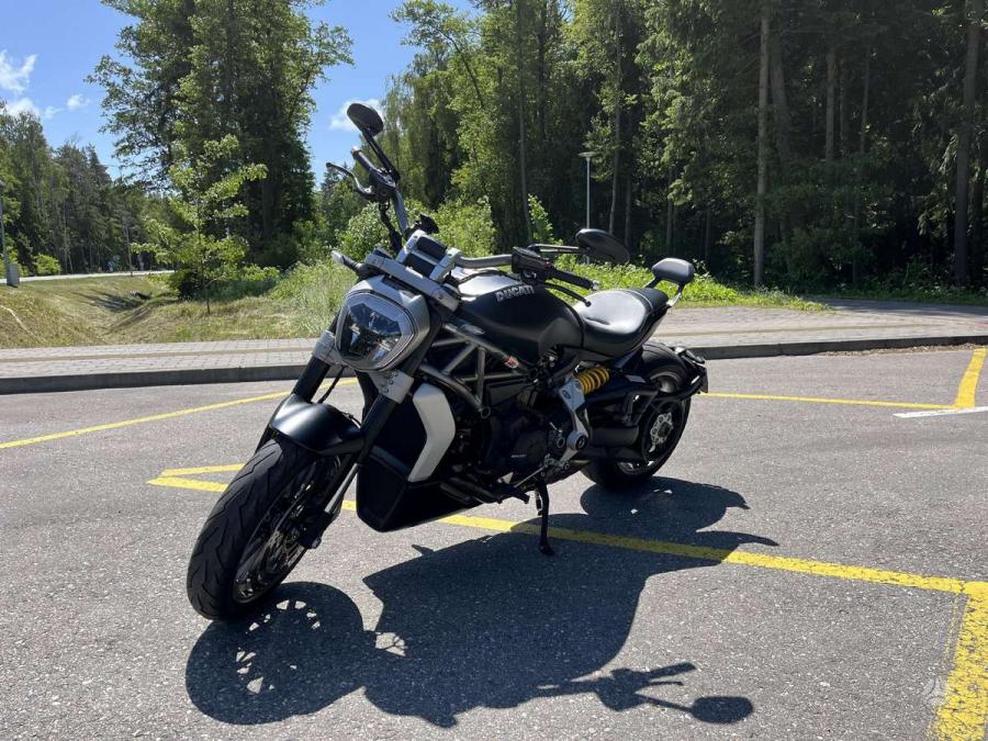 Melns Ducati Diavel 2018 Klaipėda, ar dzinēja tilpumu 1.26 L un nobraukumu 12 tūkst. km par 12500 €, foto 8 vietnē AUTOMOTO.COM.LV