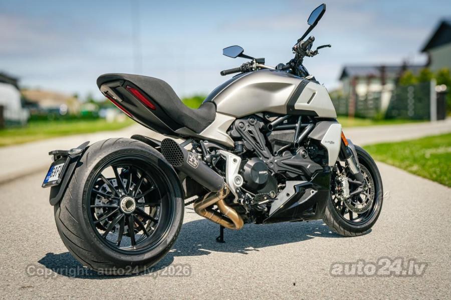 Melns Ducati Diavel 2020 Tallina, ar dzinēja tilpumu 1.26 L un nobraukumu 15 tūkst. km par 17900 €, foto 4 vietnē AUTOMOTO.COM.LV