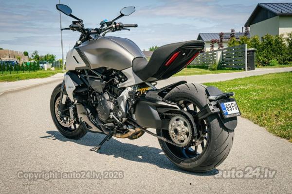 Черный Дукати Diavel 2020 в Таллин, объемом двигателя 1.26 л и пробегом 15 тыс. км за 17900 €, фото 4 на AUTOMOTO.COM.LV