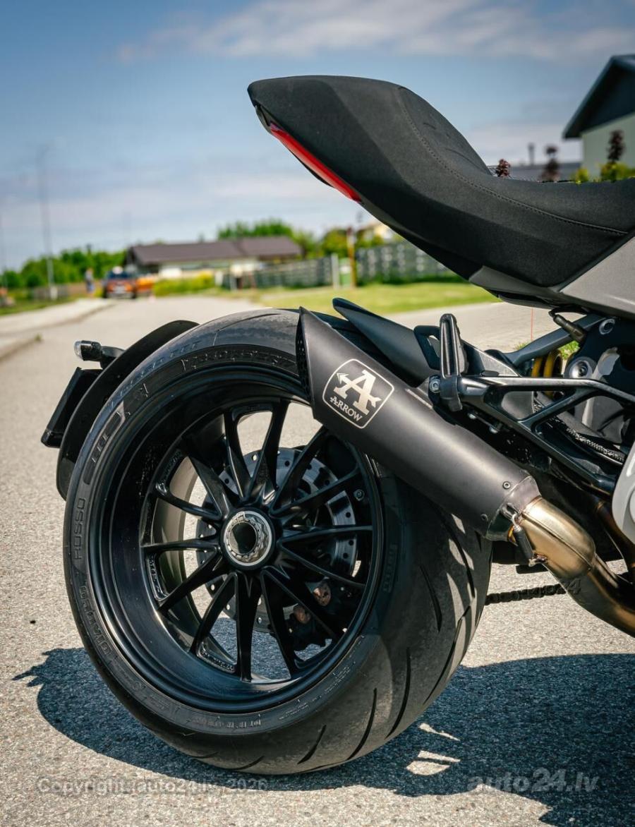 Melns Ducati Diavel 2020 Tallina, ar dzinēja tilpumu 1.26 L un nobraukumu 15 tūkst. km par 17900 €, foto 6 vietnē AUTOMOTO.COM.LV