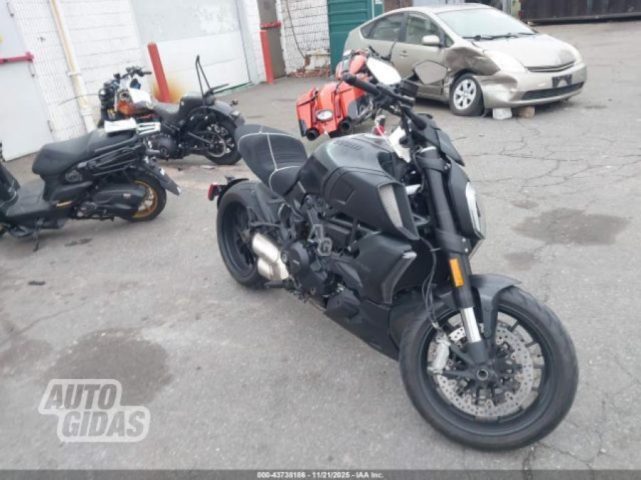 Black Ducati Diavel 2021 in Klaipeda, with an engine capacity of 1.26 L and mileage of 4 thousand km for 4575 €, photo 1 on AUTOMOTO.COM.LV