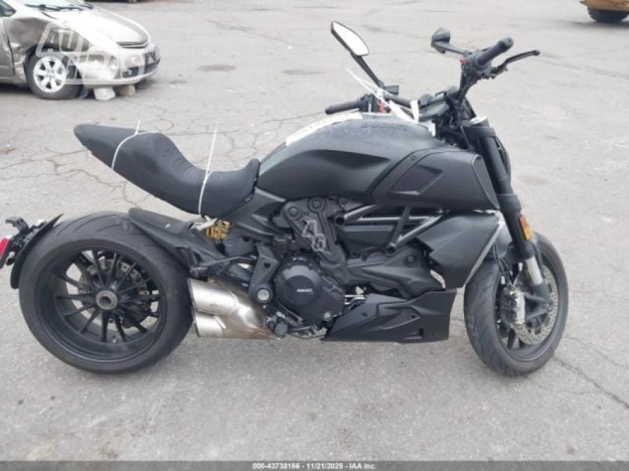 Black Ducati Diavel 2021 in Klaipeda, with an engine capacity of 1.26 L and mileage of 4 thousand km for 4575 €, photo 12 on AUTOMOTO.COM.LV