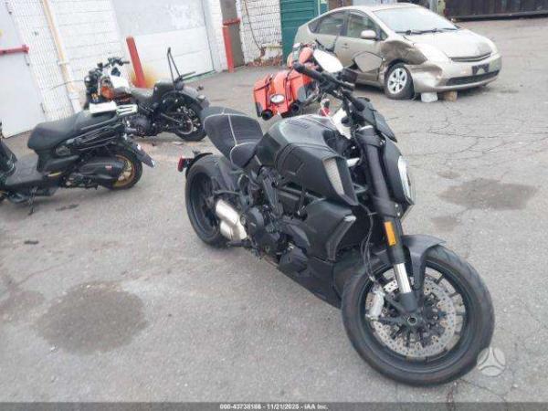 Black Ducati Diavel 2021 in Klaipeda, with an engine capacity of 1.26 L and mileage of 6 thousand km for 4575 €, photo 1 on AUTOMOTO.COM.LV