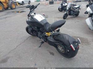Black Ducati Diavel 2021 in Klaipeda, with an engine capacity of 1.26 L and mileage of 6 thousand km for 4575 €, photo 3 on AUTOMOTO.COM.LV