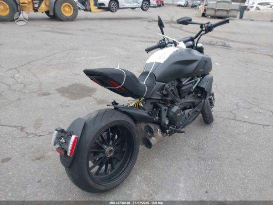 Black Ducati Diavel 2021 in Klaipeda, with an engine capacity of 1.26 L and mileage of 6 thousand km for 4575 €, photo 4 on AUTOMOTO.COM.LV
