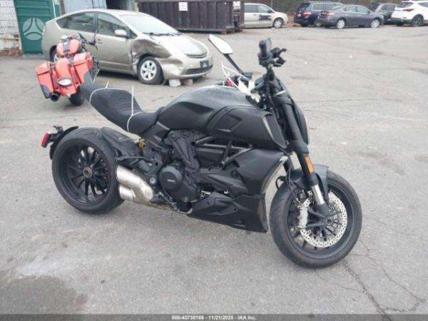 Black Ducati Diavel 2021 in Klaipeda, with an engine capacity of 1.26 L and mileage of 6 thousand km for 4575 €, photo 8 on AUTOMOTO.COM.LV