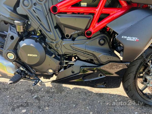 Черный Дукати Diavel 2022 в Таллин, объемом двигателя 0.00 л и пробегом 2 тыс. км за 18500 €, фото 3 на AUTOMOTO.COM.LV