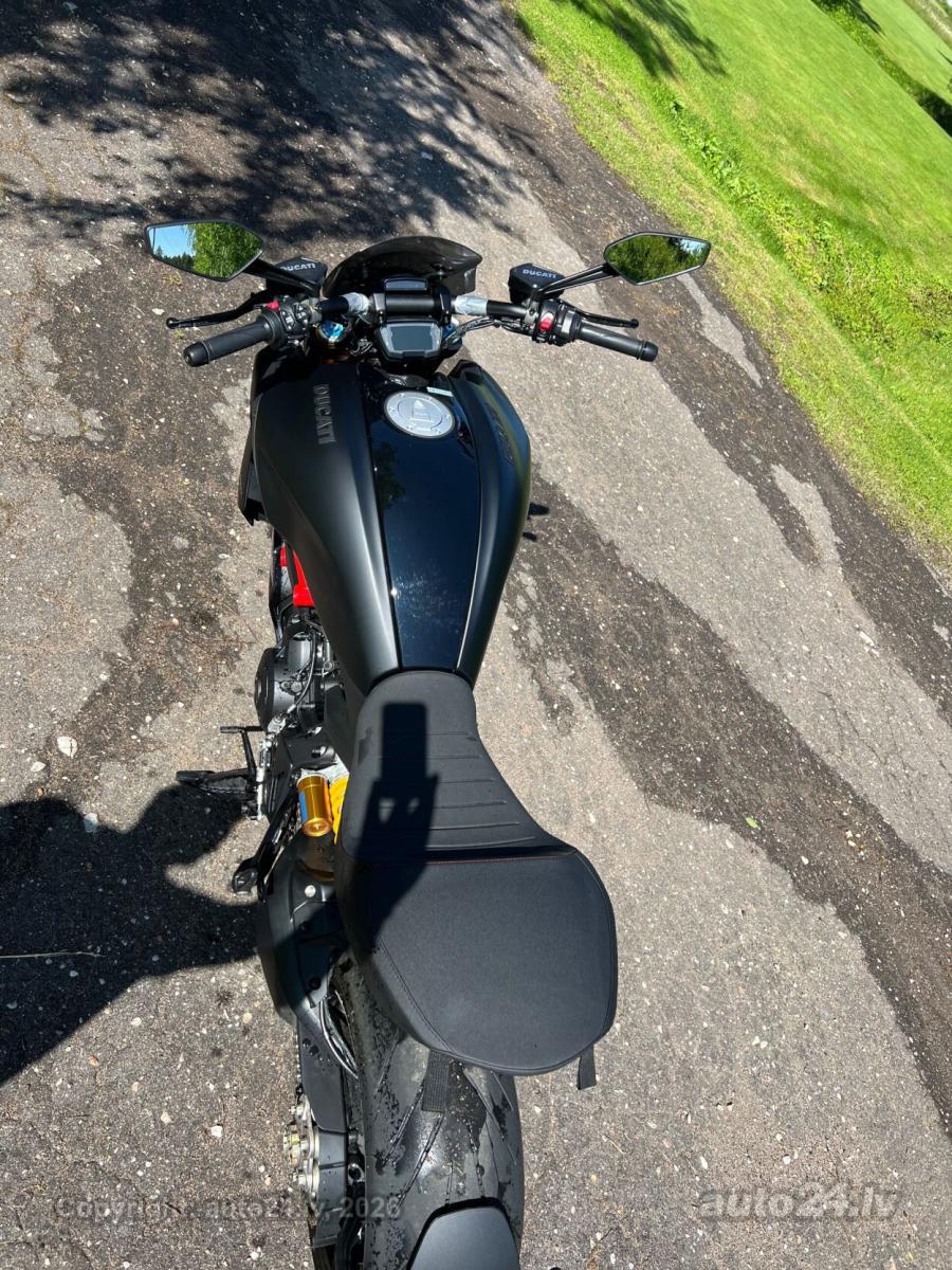 Черный Дукати Diavel 2022 в Таллин, объемом двигателя 0.00 л и пробегом 2 тыс. км за 18500 €, фото 4 на AUTOMOTO.COM.LV