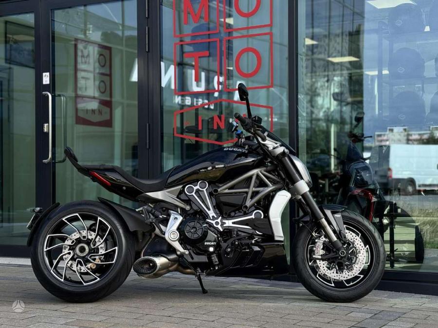 Black Ducati Diavel 2024 in Tallinn, with an engine capacity of 1.26 L and mileage of 673 thousand km for 24999 €, photo 16 on AUTOMOTO.COM.LV