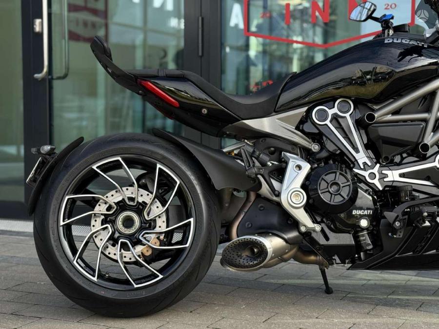 Black Ducati Diavel 2024 in Tallinn, with an engine capacity of 1.26 L and mileage of 673 thousand km for 24999 €, photo 17 on AUTOMOTO.COM.LV
