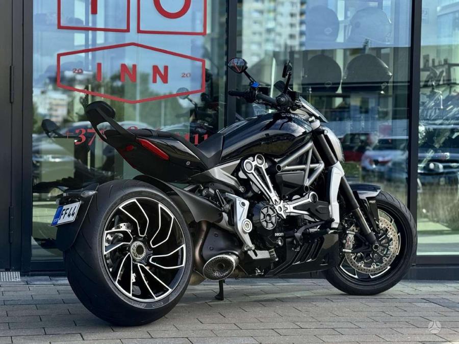 Black Ducati Diavel 2024 in Tallinn, with an engine capacity of 1.26 L and mileage of 673 thousand km for 24999 €, photo 19 on AUTOMOTO.COM.LV