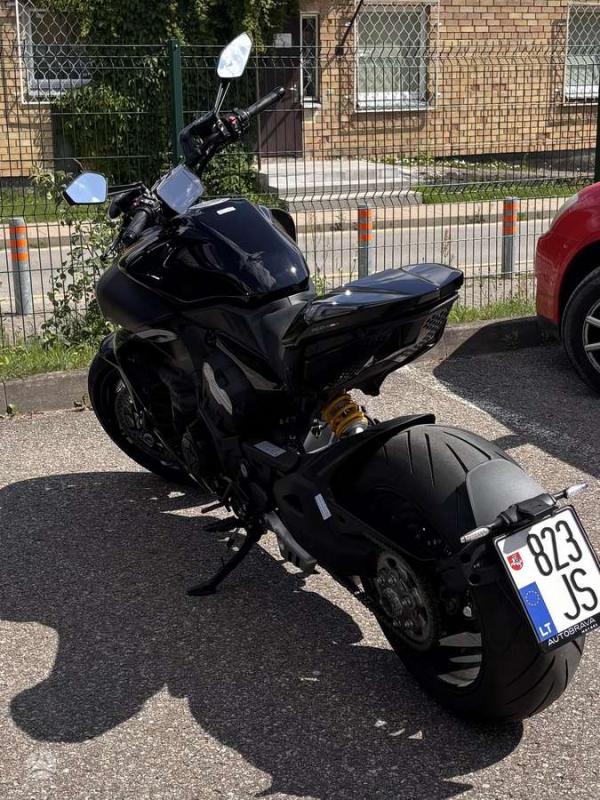 Melns Ducati Diavel 2024 Viļņa, ar dzinēja tilpumu 1.16 L un nobraukumu 0 tūkst. km par 24900 €, foto 1 vietnē AUTOMOTO.COM.LV