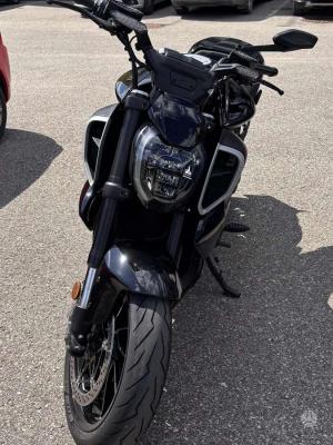Melns Ducati Diavel 2024 Viļņa, ar dzinēja tilpumu 1.16 L un nobraukumu 0 tūkst. km par 24900 €, foto 4 vietnē AUTOMOTO.COM.LV