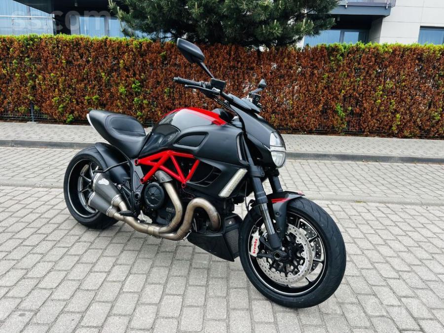 Ducati Diavel 2011 in Riga, with an engine capacity of 1.20 L and mileage of 0 thousand km for 9900 €, photo 1 on AUTOMOTO.COM.LV