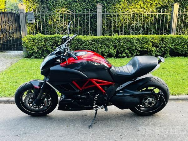 Ducati Diavel 2011 Rīga, ar dzinēja tilpumu 1.20 L un nobraukumu 0 tūkst. km par 8900 €, foto 1 vietnē AUTOMOTO.COM.LV