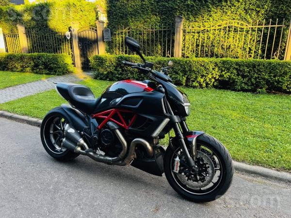 Ducati Diavel 2011 Rīga, ar dzinēja tilpumu 1.20 L un nobraukumu 0 tūkst. km par 8900 €, foto 5 vietnē AUTOMOTO.COM.LV