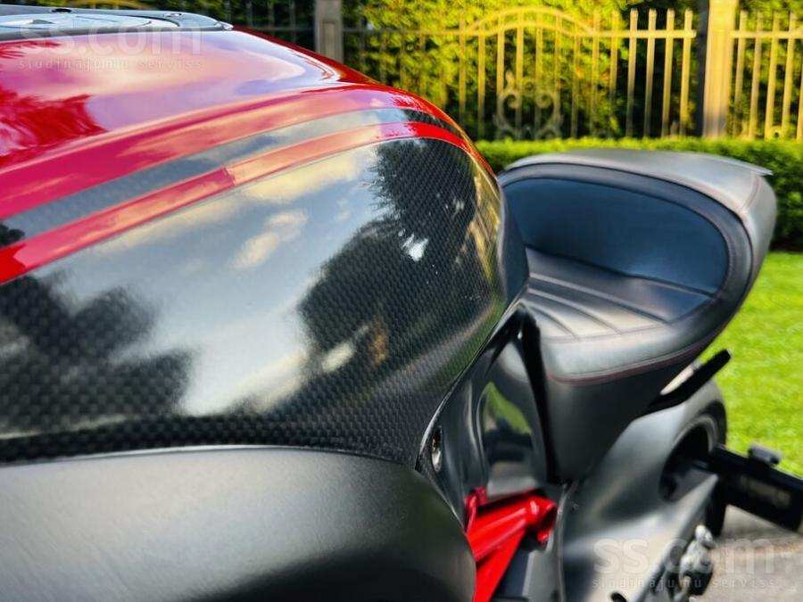 Ducati Diavel 2011 Rīga, ar dzinēja tilpumu 1.20 L un nobraukumu 0 tūkst. km par 8900 €, foto 7 vietnē AUTOMOTO.COM.LV