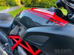 Ducati Diavel 2011 Rīga, ar dzinēja tilpumu 1.20 L un nobraukumu 0 tūkst. km par 8900 €, foto 10 vietnē AUTOMOTO.COM.LV