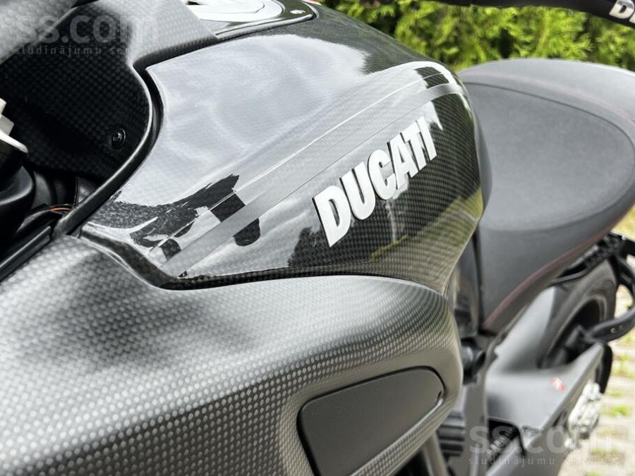 Ducati Diavel 2011 in Riga, with an engine capacity of 1.20 L and mileage of 0 thousand km for 10900 €, photo 6 on AUTOMOTO.COM.LV