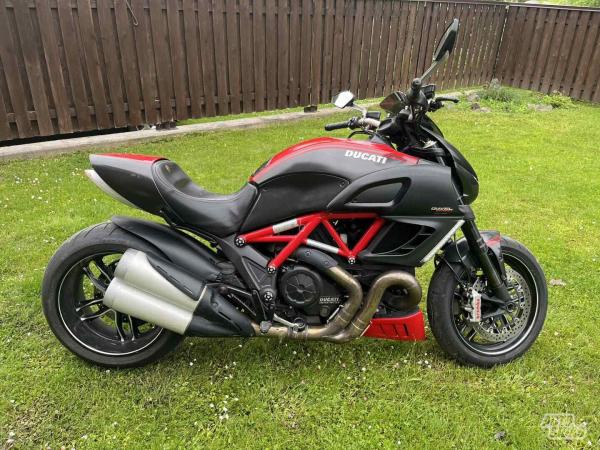 Ducati Diavel 2011 in Panevezys, with an engine capacity of 1.20 L and mileage of 21 thousand km for 6900 €, photo 1 on AUTOMOTO.COM.LV