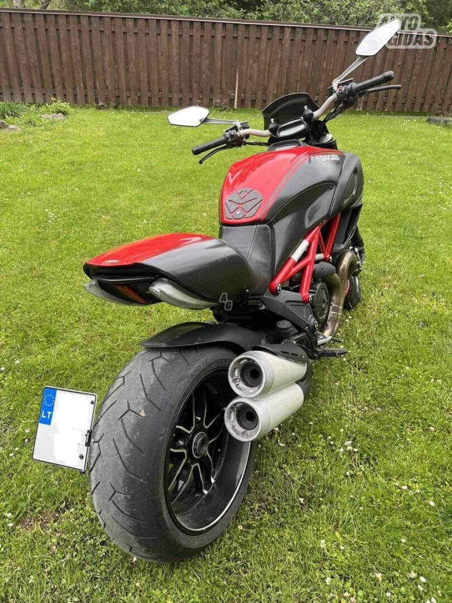 Ducati Diavel 2011 in Panevezys, with an engine capacity of 1.20 L and mileage of 21 thousand km for 6900 €, photo 3 on AUTOMOTO.COM.LV