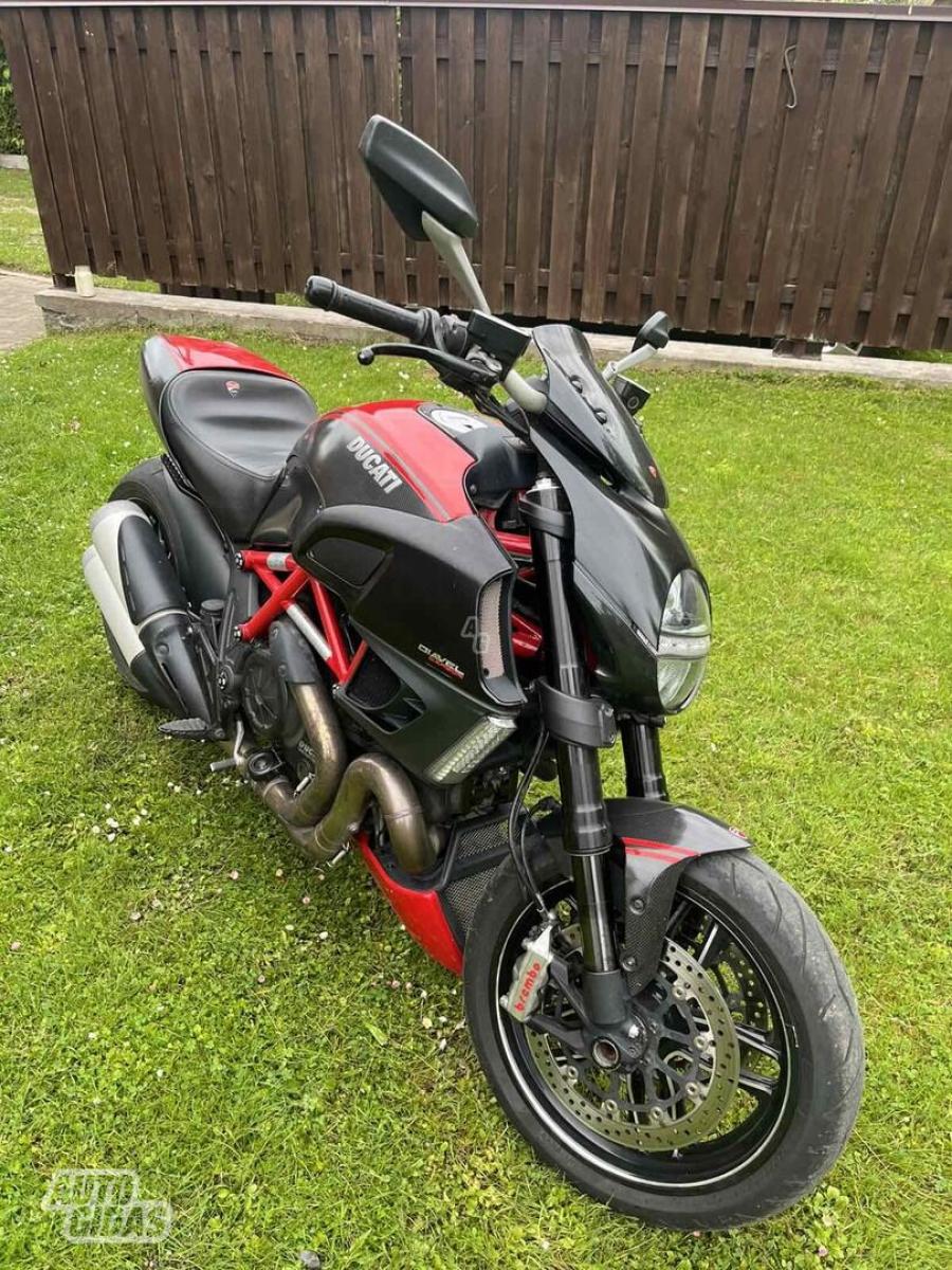 Ducati Diavel 2011 in Panevezys, with an engine capacity of 1.20 L and mileage of 21 thousand km for 6900 €, photo 4 on AUTOMOTO.COM.LV