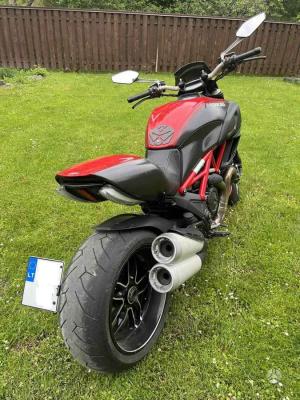 Ducati Diavel 2011 in Panevezys, with an engine capacity of 1.20 L and mileage of 21 thousand km for 6200 €, photo 3 on AUTOMOTO.COM.LV