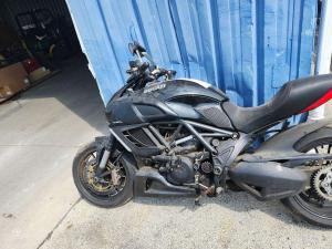 Ducati Diavel 2012 in Klaipeda, with an engine capacity of 0.00 L and mileage of 24 thousand km for 4800 €, photo 13 on AUTOMOTO.COM.LV