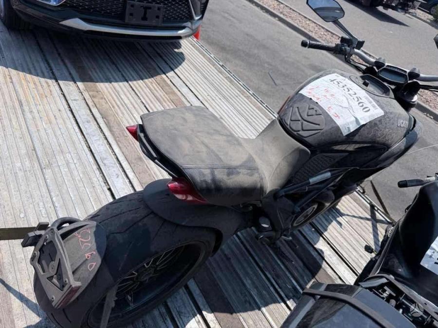 Ducati Diavel 2012 in Klaipeda, with an engine capacity of 0.00 L and mileage of 24 thousand km for 4800 €, photo 16 on AUTOMOTO.COM.LV