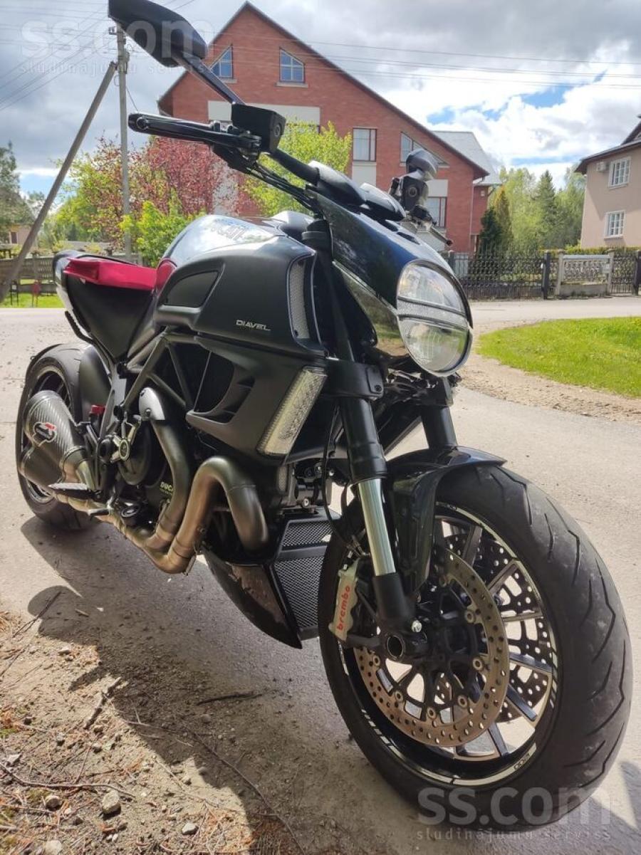 Ducati Diavel 2013 in Daugavpils, with an engine capacity of 1.20 L and mileage of 0 thousand km for 9000 €, photo 1 on AUTOMOTO.COM.LV