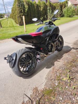 Ducati Diavel 2013 in Daugavpils, with an engine capacity of 1.20 L and mileage of 0 thousand km for 9000 €, photo 3 on AUTOMOTO.COM.LV
