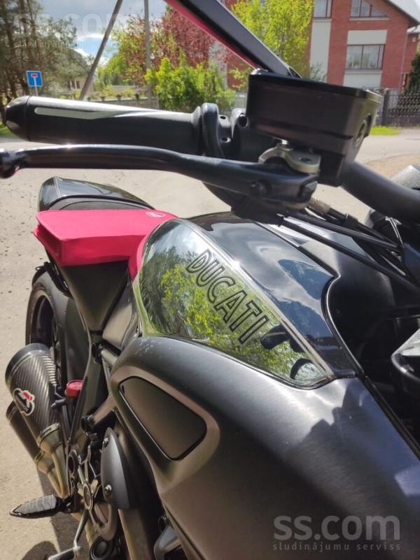 Ducati Diavel 2013 in Daugavpils, with an engine capacity of 1.20 L and mileage of 0 thousand km for 9000 €, photo 3 on AUTOMOTO.COM.LV