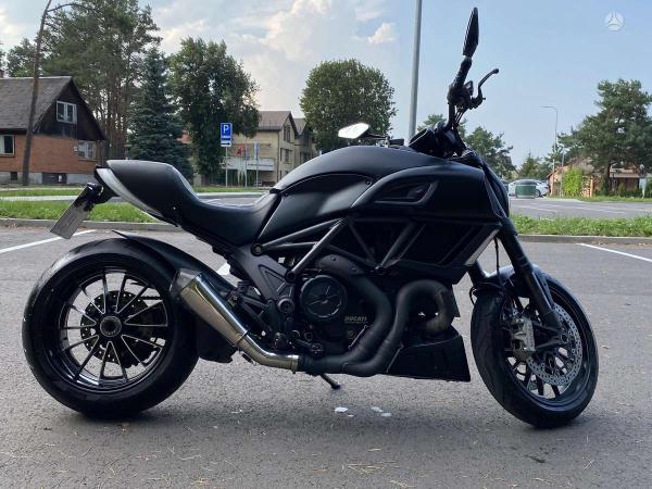 Ducati Diavel 2014 in Druskininkai, with an engine capacity of 1.20 L and mileage of 11 thousand km for 8900 €, photo 2 on AUTOMOTO.COM.LV