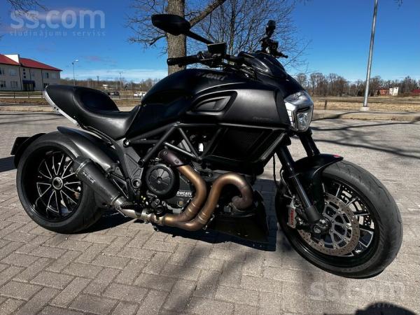 Ducati Diavel 2015 Valmiera, ar dzinēja tilpumu 1.20 L un nobraukumu 0 tūkst. km par 11500 €, foto 1 vietnē AUTOMOTO.COM.LV