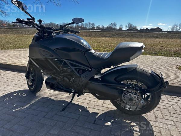 Ducati Diavel 2015 Valmiera, ar dzinēja tilpumu 1.20 L un nobraukumu 0 tūkst. km par 11500 €, foto 4 vietnē AUTOMOTO.COM.LV