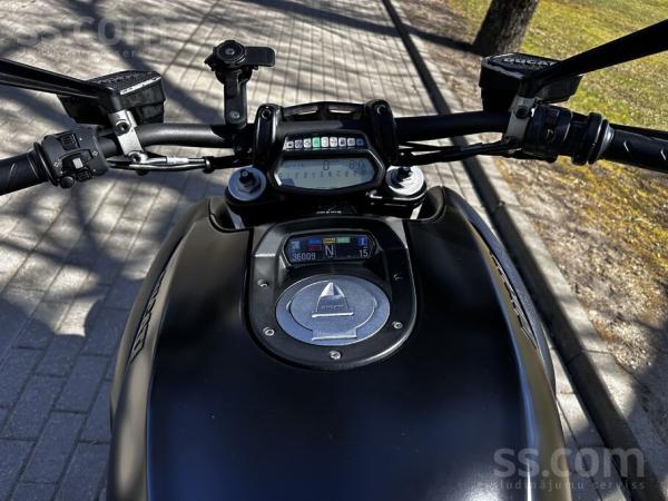 Ducati Diavel 2015 Valmiera, ar dzinēja tilpumu 1.20 L un nobraukumu 0 tūkst. km par 11500 €, foto 5 vietnē AUTOMOTO.COM.LV