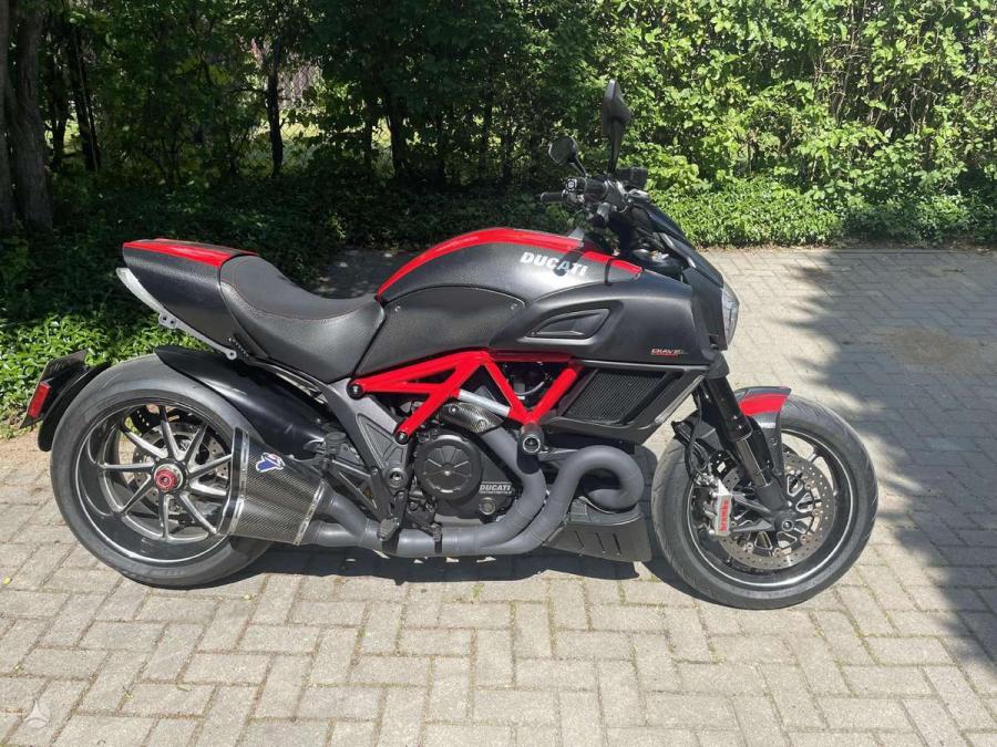Ducati Diavel 2015 in Vilnius, with an engine capacity of 0.00 L and mileage of 28 thousand km for 9500 €, photo 1 on AUTOMOTO.COM.LV